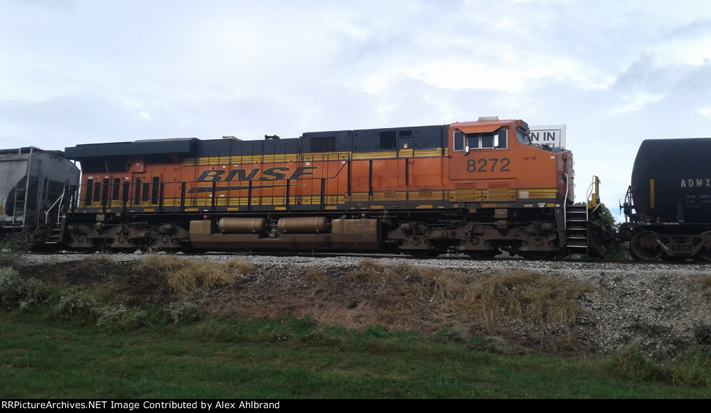 BNSF 8272